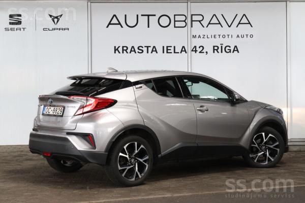 Grey Toyota C-HR 2019 in Riga, with an engine capacity of 1.80 L and mileage of 110 thousand km for 23500 €, photo 6 on AUTOMOTO.COM.LV