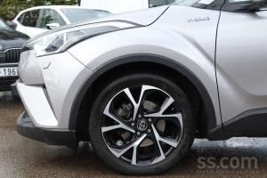 Grey Toyota C-HR 2019 in Riga, with an engine capacity of 1.80 L and mileage of 110 thousand km for 23500 €, photo 26 on AUTOMOTO.COM.LV