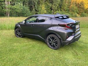 Серый Тойота C-HR 2019 в Рига, объемом двигателя 1.80 л и пробегом 110 тыс. км за 18150 €, фото 2 на AUTOMOTO.COM.LV