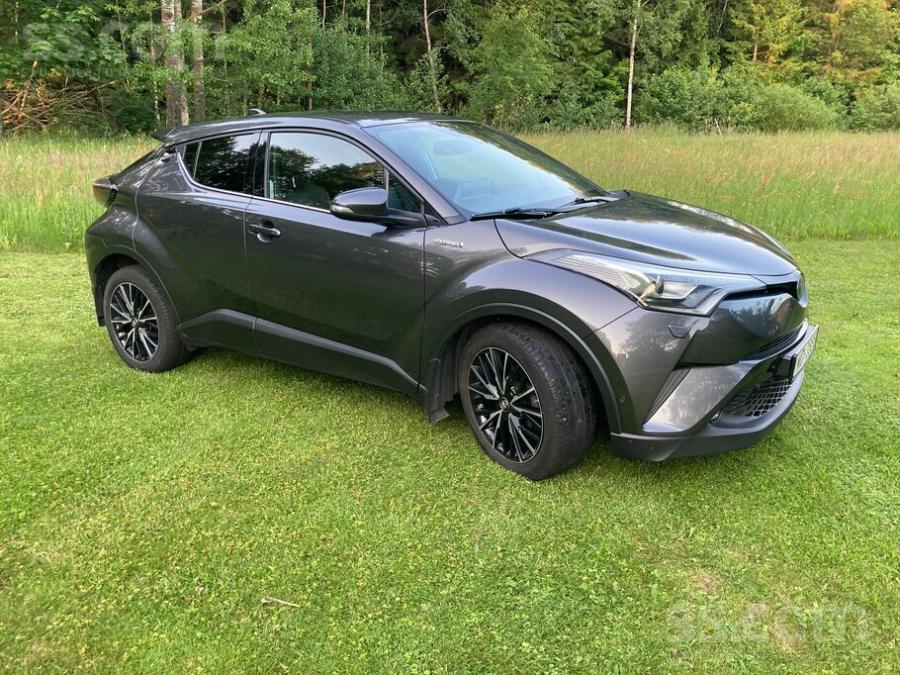 Серый Тойота C-HR 2019 в Рига, объемом двигателя 1.80 л и пробегом 110 тыс. км за 18150 €, фото 3 на AUTOMOTO.COM.LV