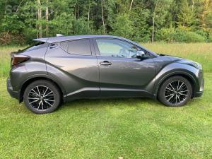 Серый Тойота C-HR 2019 в Рига, объемом двигателя 1.80 л и пробегом 110 тыс. км за 18150 €, фото 4 на AUTOMOTO.COM.LV