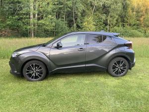 Серый Тойота C-HR 2019 в Рига, объемом двигателя 1.80 л и пробегом 110 тыс. км за 18150 €, фото 5 на AUTOMOTO.COM.LV
