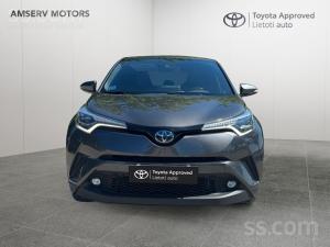 Grey Toyota C-HR 2019 in Riga, with an engine capacity of 1.80 L and mileage of 125 thousand km for 18300 €, photo 5 on AUTOMOTO.COM.LV