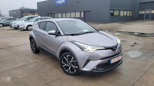 Pelēks Toyota C-HR 2019 Šauļi, ar dzinēja tilpumu 1.80 L un nobraukumu 118 tūkst. km par 18300 €, foto 1 vietnē AUTOMOTO.COM.LV