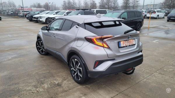 Pelēks Toyota C-HR 2019 Šauļi, ar dzinēja tilpumu 1.80 L un nobraukumu 118 tūkst. km par 18300 €, foto 8 vietnē AUTOMOTO.COM.LV