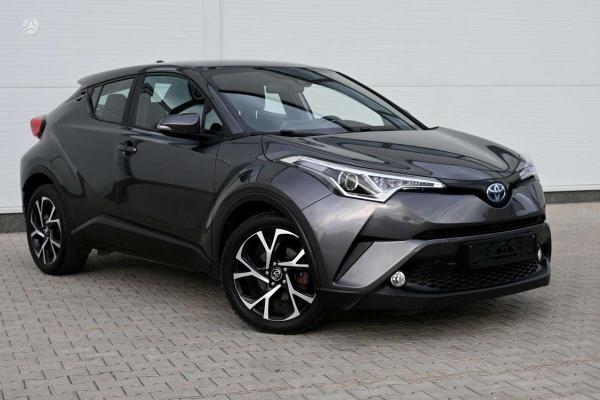 Серый Тойота C-HR 2019 в Кретинга, объемом двигателя 1.99 л и пробегом 119 тыс. км за 14999 €, фото 1 на AUTOMOTO.COM.LV