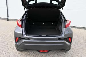 Серый Тойота C-HR 2019 в Кретинга, объемом двигателя 1.99 л и пробегом 119 тыс. км за 14999 €, фото 12 на AUTOMOTO.COM.LV