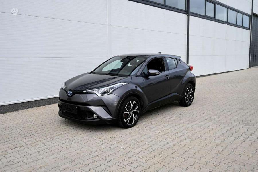 Серый Тойота C-HR 2019 в Кретинга, объемом двигателя 1.99 л и пробегом 119 тыс. км за 14999 €, фото 14 на AUTOMOTO.COM.LV