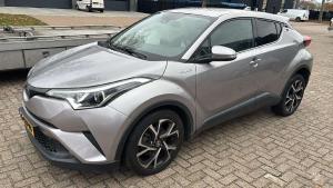 Grey Toyota C-HR 2019 in Kaunas, with an engine capacity of 1.80 L and mileage of 62 thousand km for 11999 €, photo  on AUTOMOTO.COM.LV