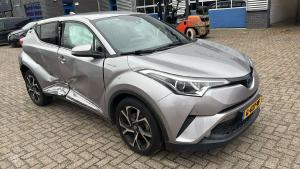Grey Toyota C-HR 2019 in Kaunas, with an engine capacity of 1.80 L and mileage of 62 thousand km for 11999 €, photo 2 on AUTOMOTO.COM.LV