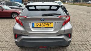 Grey Toyota C-HR 2019 in Kaunas, with an engine capacity of 1.80 L and mileage of 62 thousand km for 11999 €, photo 4 on AUTOMOTO.COM.LV