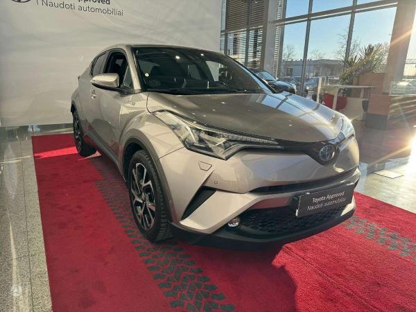 Серый Тойота C-HR 2019 в Шяуляй, объемом двигателя 1.80 л и пробегом 118 тыс. км за 18900 €, фото 2 на AUTOMOTO.COM.LV