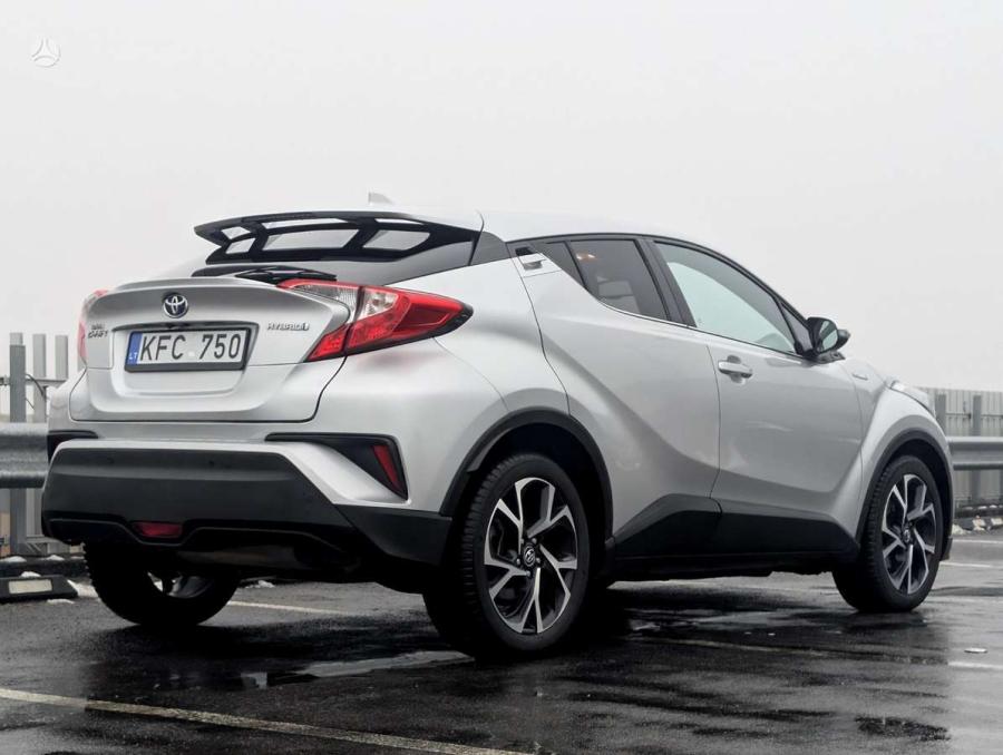 Серый Тойота C-HR 2019 в Вильнюс, объемом двигателя 1.80 л и пробегом 142 тыс. км за 16500 €, фото 8 на AUTOMOTO.COM.LV