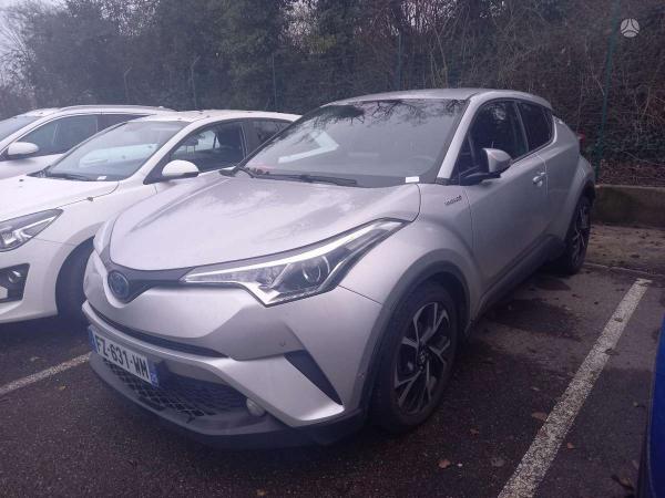 Grey Toyota C-HR 2019 in Vilnius, with an engine capacity of 1.80 L and mileage of 190 thousand km for 16500 €, photo 2 on AUTOMOTO.COM.LV