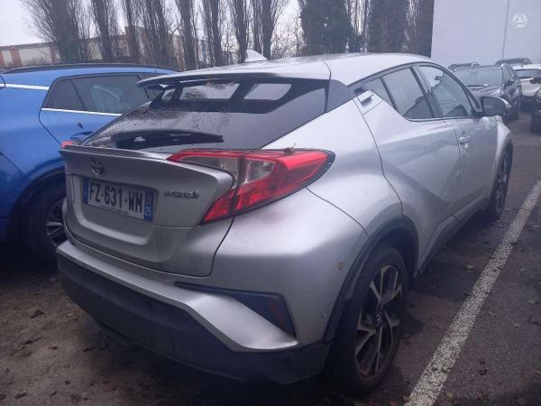 Grey Toyota C-HR 2019 in Vilnius, with an engine capacity of 1.80 L and mileage of 190 thousand km for 16500 €, photo 4 on AUTOMOTO.COM.LV