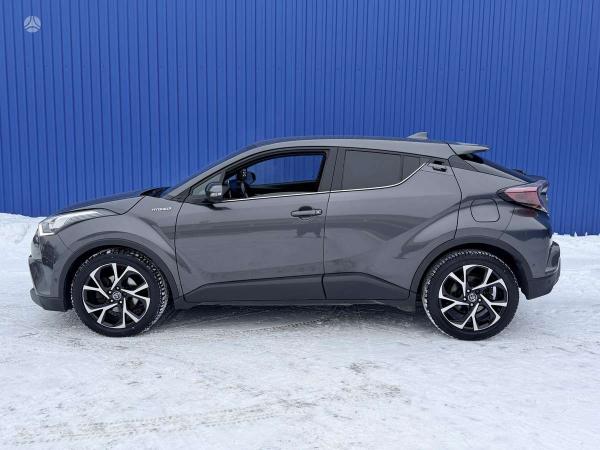 Grey Toyota C-HR 2019 in Kaunas, with an engine capacity of 1.80 L and mileage of 93 thousand km for 17900 €, photo 7 on AUTOMOTO.COM.LV