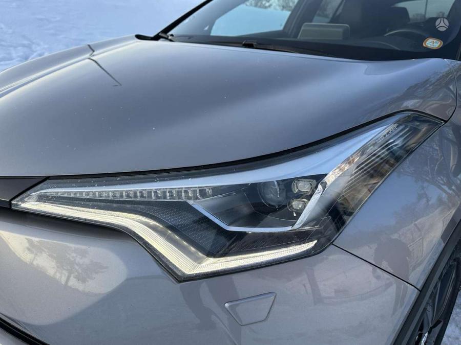 Pelēks Toyota C-HR 2019 Kauņa, ar dzinēja tilpumu 1.80 L un nobraukumu 195 tūkst. km par 16950 €, foto 21 vietnē AUTOMOTO.COM.LV