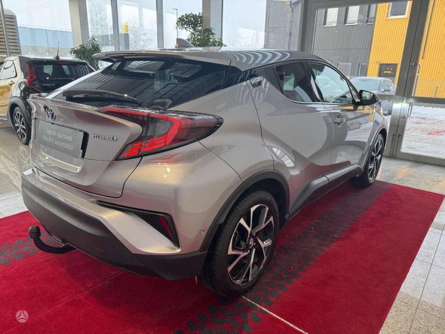 Pelēks Toyota C-HR 2019 Šauļi, ar dzinēja tilpumu 1.80 L un nobraukumu 118 tūkst. km par 18900 €, foto 7 vietnē AUTOMOTO.COM.LV