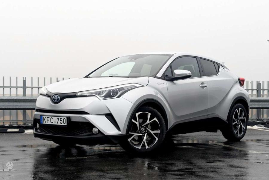 Pelēks Toyota C-HR 2019 Viļņa, ar dzinēja tilpumu 1.80 L un nobraukumu 143 tūkst. km par 16300 €, foto 1 vietnē AUTOMOTO.COM.LV