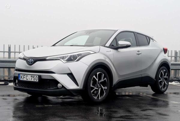 Grey Toyota C-HR 2019 in Vilnius, with an engine capacity of 1.80 L and mileage of 143 thousand km for 16300 €, photo 2 on AUTOMOTO.COM.LV