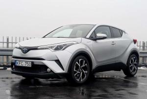 Серый Тойота C-HR 2019 в Вильнюс, объемом двигателя 1.80 л и пробегом 143 тыс. км за 16600 €, фото 2 на AUTOMOTO.COM.LV