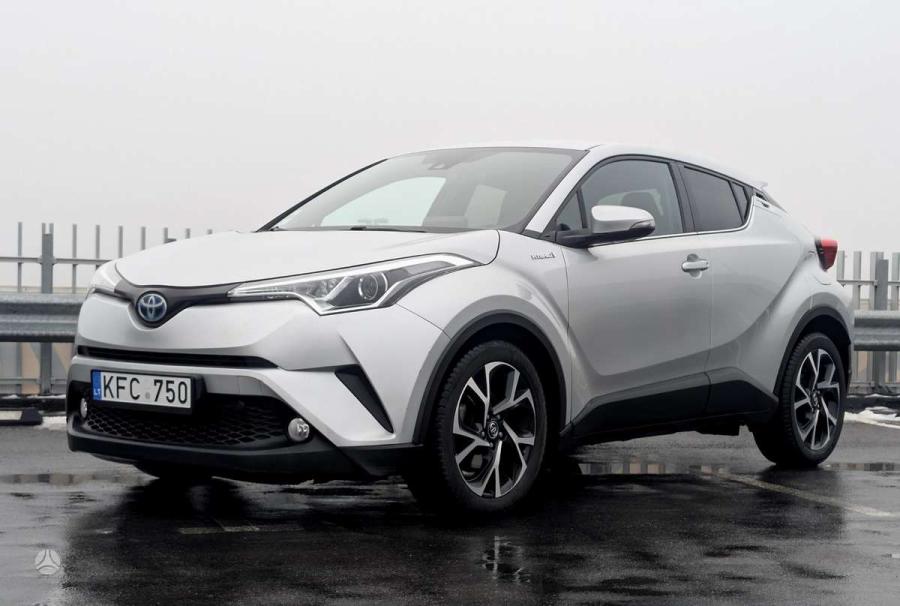 Серый Тойота C-HR 2019 в Вильнюс, объемом двигателя 1.80 л и пробегом 143 тыс. км за 16600 €, фото 2 на AUTOMOTO.COM.LV