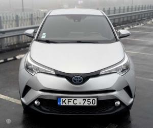 Серый Тойота C-HR 2019 в Вильнюс, объемом двигателя 1.80 л и пробегом 143 тыс. км за 16600 €, фото 3 на AUTOMOTO.COM.LV