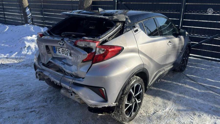 Серый Тойота C-HR 2019 в Ионава, объемом двигателя 1.80 л и пробегом 107 тыс. км за 7950 €, фото 13 на AUTOMOTO.COM.LV