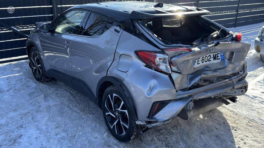 Серый Тойота C-HR 2019 в Ионава, объемом двигателя 1.80 л и пробегом 107 тыс. км за 7950 €, фото 15 на AUTOMOTO.COM.LV