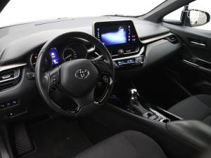 Pelēks Toyota C-HR 2019 Viļņa, ar dzinēja tilpumu 1.80 L un nobraukumu 196 tūkst. km par 15999 €, foto 17 vietnē AUTOMOTO.COM.LV