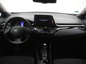 Grey Toyota C-HR 2019 in Vilnius, with an engine capacity of 1.80 L and mileage of 179 thousand km for 16799 €, photo 3 on AUTOMOTO.COM.LV