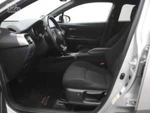 Grey Toyota C-HR 2019 in Vilnius, with an engine capacity of 1.80 L and mileage of 179 thousand km for 16799 €, photo 5 on AUTOMOTO.COM.LV