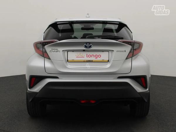 Grey Toyota C-HR 2019 in Vilnius, with an engine capacity of 1.80 L and mileage of 179 thousand km for 16799 €, photo 5 on AUTOMOTO.COM.LV