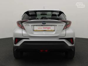 Grey Toyota C-HR 2019 in Vilnius, with an engine capacity of 1.80 L and mileage of 179 thousand km for 16799 €, photo 6 on AUTOMOTO.COM.LV