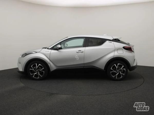 Grey Toyota C-HR 2019 in Vilnius, with an engine capacity of 1.80 L and mileage of 179 thousand km for 16799 €, photo 6 on AUTOMOTO.COM.LV