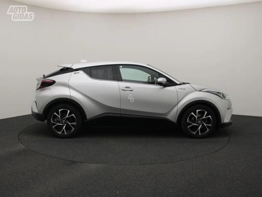 Grey Toyota C-HR 2019 in Vilnius, with an engine capacity of 1.80 L and mileage of 179 thousand km for 16799 €, photo 10 on AUTOMOTO.COM.LV