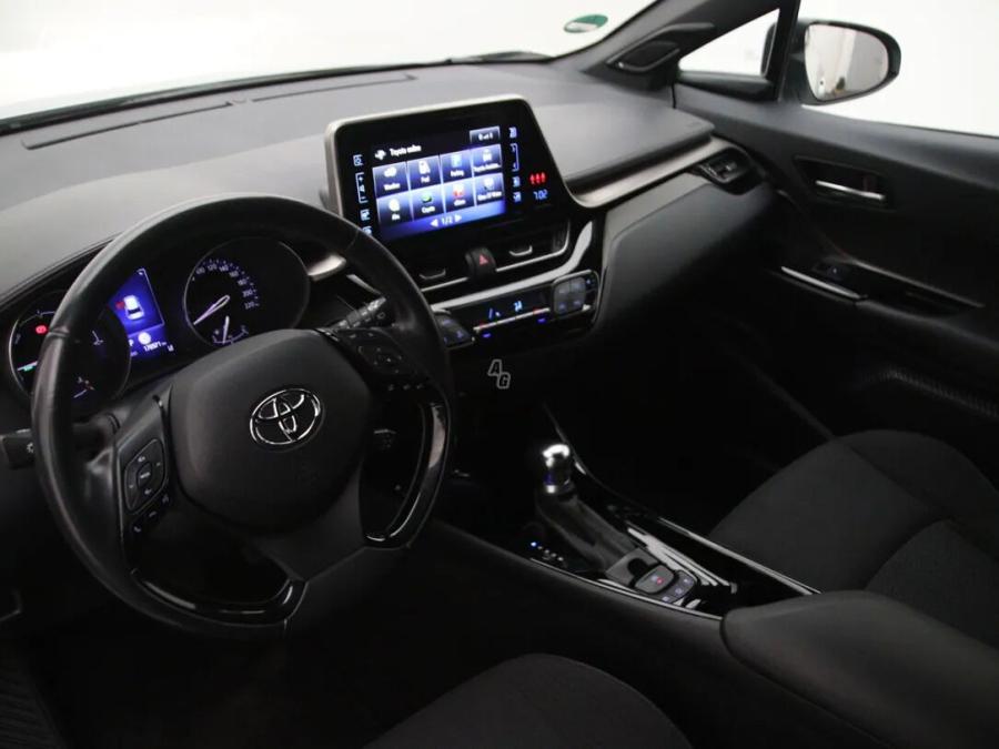 Grey Toyota C-HR 2019 in Vilnius, with an engine capacity of 1.80 L and mileage of 179 thousand km for 16799 €, photo 17 on AUTOMOTO.COM.LV