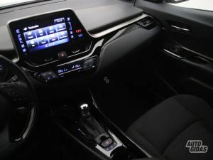 Grey Toyota C-HR 2019 in Vilnius, with an engine capacity of 1.80 L and mileage of 179 thousand km for 16799 €, photo 22 on AUTOMOTO.COM.LV