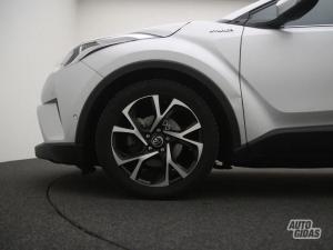 Grey Toyota C-HR 2019 in Vilnius, with an engine capacity of 1.80 L and mileage of 179 thousand km for 16799 €, photo 29 on AUTOMOTO.COM.LV