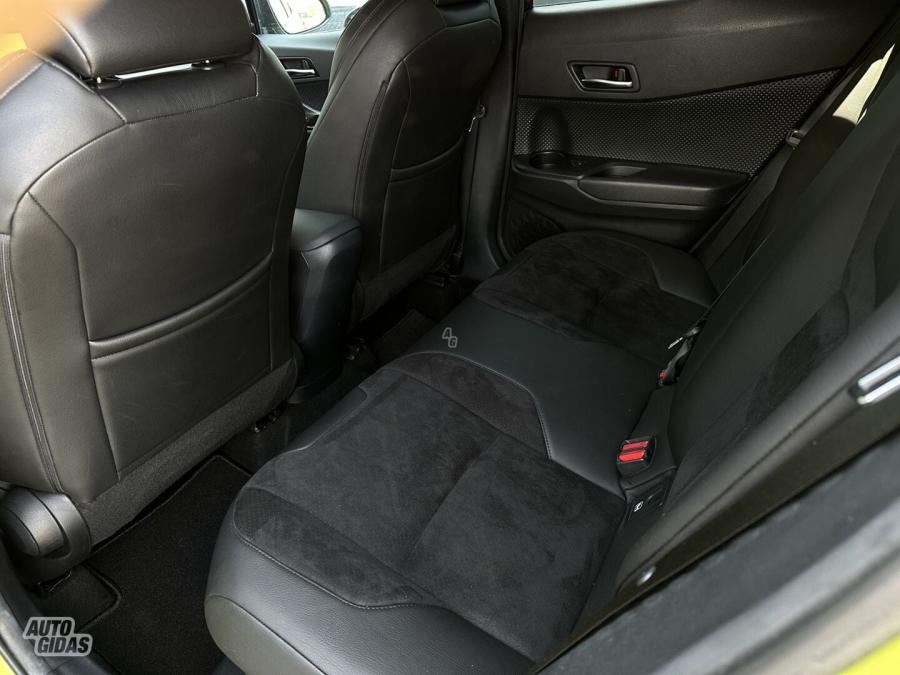 Pelēks Toyota C-HR 2019 Kauņa, ar dzinēja tilpumu 1.80 L un nobraukumu 78 tūkst. km par 22271 €, foto 12 vietnē AUTOMOTO.COM.LV