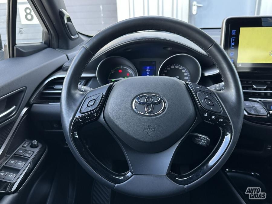 Pelēks Toyota C-HR 2019 Kauņa, ar dzinēja tilpumu 1.80 L un nobraukumu 78 tūkst. km par 22271 €, foto 16 vietnē AUTOMOTO.COM.LV