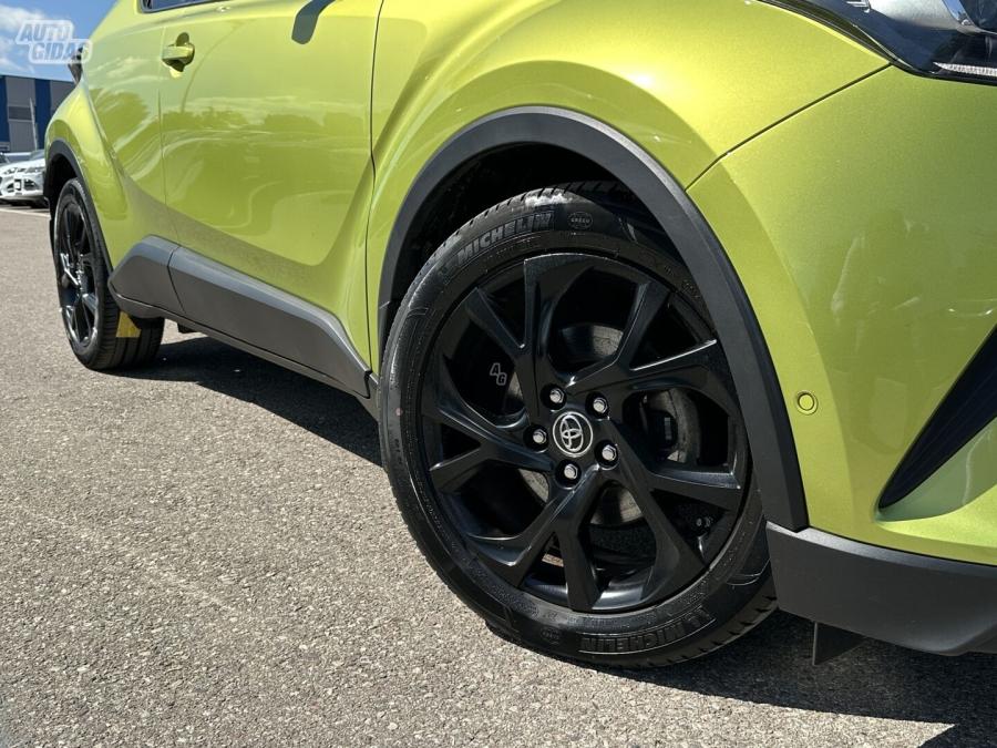 Pelēks Toyota C-HR 2019 Kauņa, ar dzinēja tilpumu 1.80 L un nobraukumu 78 tūkst. km par 22271 €, foto 34 vietnē AUTOMOTO.COM.LV