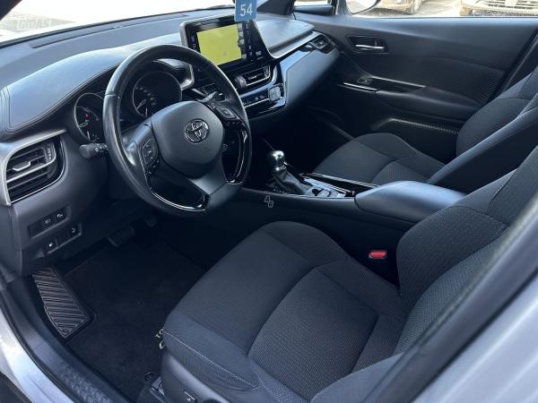 Pelēks Toyota C-HR 2019 Kauņa, ar dzinēja tilpumu 1.80 L un nobraukumu 112 tūkst. km par 20471 €, foto 9 vietnē AUTOMOTO.COM.LV