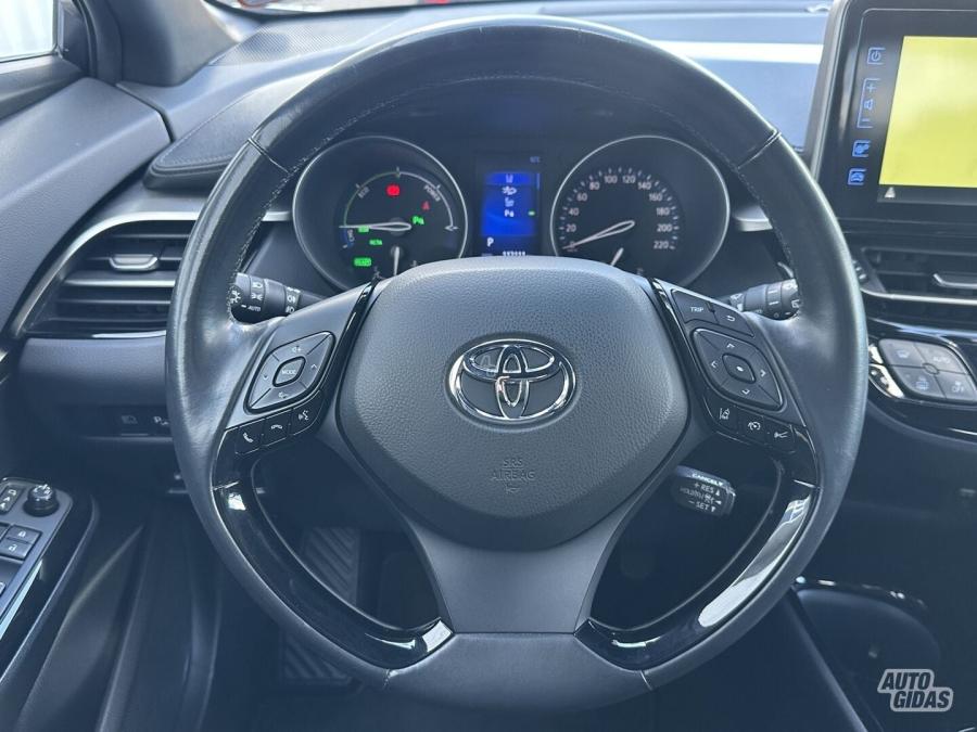 Серый Тойота C-HR 2019 в Каунас, объемом двигателя 1.80 л и пробегом 112 тыс. км за 20471 €, фото 18 на AUTOMOTO.COM.LV