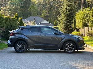 Pelēks Toyota C-HR 2019 Rīga, ar dzinēja tilpumu 1.80 L un nobraukumu 224 tūkst. km par 13450 €, foto 6 vietnē AUTOMOTO.COM.LV