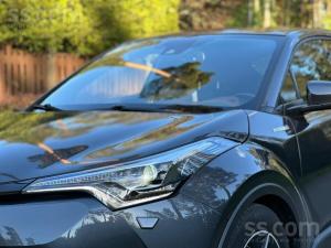 Pelēks Toyota C-HR 2019 Rīga, ar dzinēja tilpumu 1.80 L un nobraukumu 224 tūkst. km par 13450 €, foto 26 vietnē AUTOMOTO.COM.LV