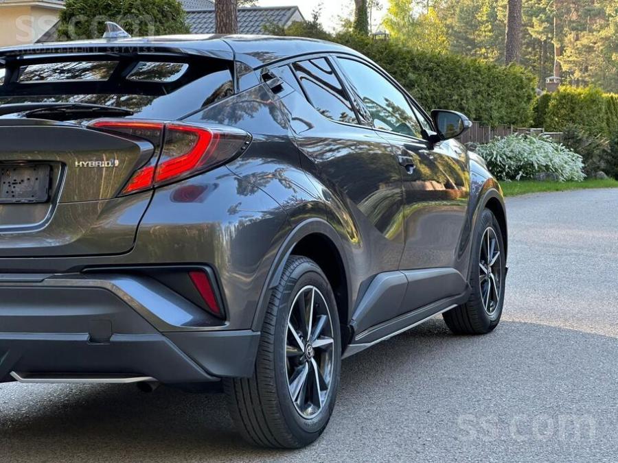 Pelēks Toyota C-HR 2019 Rīga, ar dzinēja tilpumu 1.80 L un nobraukumu 224 tūkst. km par 13450 €, foto 27 vietnē AUTOMOTO.COM.LV
