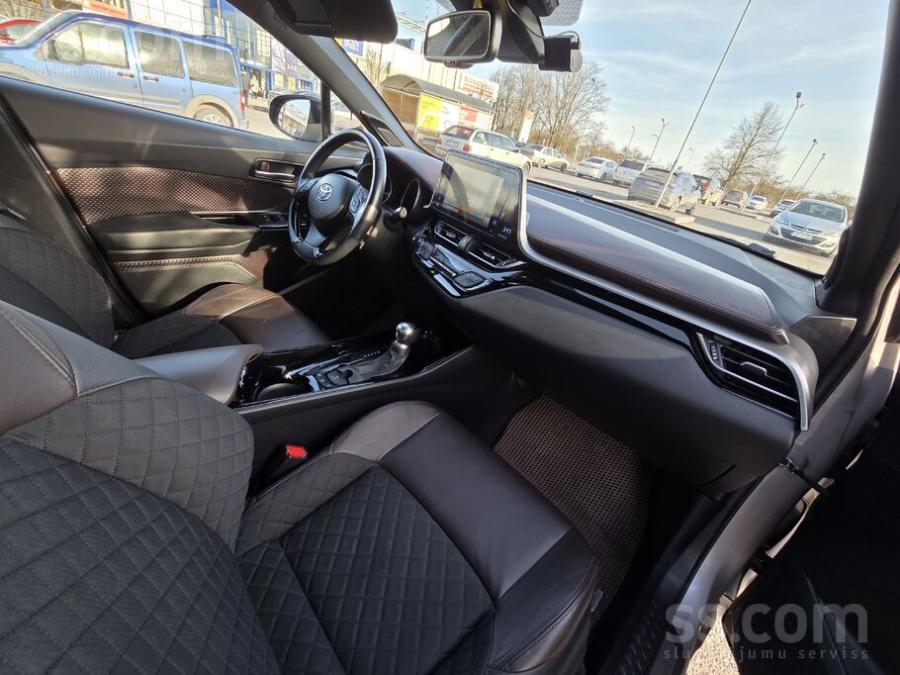 Pelēks Toyota C-HR 2019 Rīga, ar dzinēja tilpumu 1.80 L un nobraukumu 125 tūkst. km par 18500 €, foto 8 vietnē AUTOMOTO.COM.LV