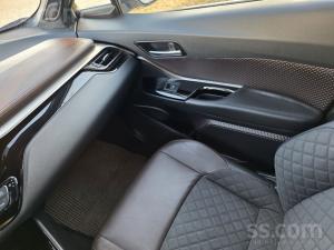 Pelēks Toyota C-HR 2019 Rīga, ar dzinēja tilpumu 1.80 L un nobraukumu 125 tūkst. km par 18500 €, foto 10 vietnē AUTOMOTO.COM.LV