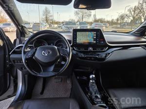 Pelēks Toyota C-HR 2019 Rīga, ar dzinēja tilpumu 1.80 L un nobraukumu 125 tūkst. km par 18500 €, foto 18 vietnē AUTOMOTO.COM.LV